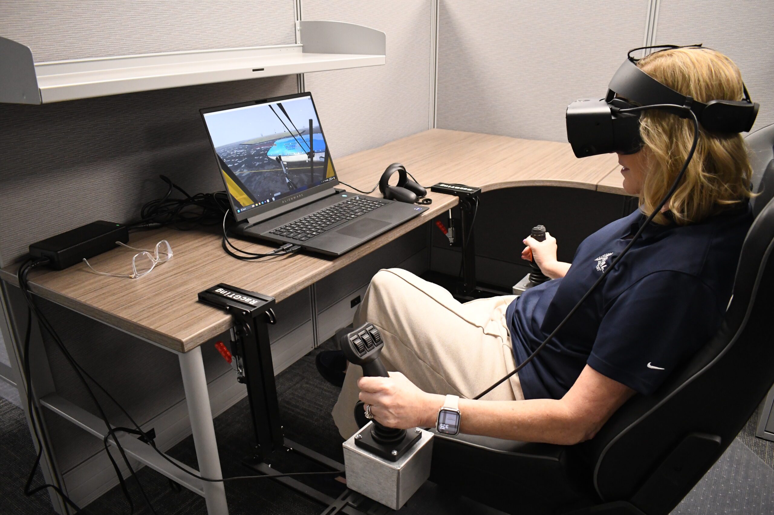 Global-Ground-Support-Aircraft-Deicing-Simulator-by-ForgeFX-Simulations ...